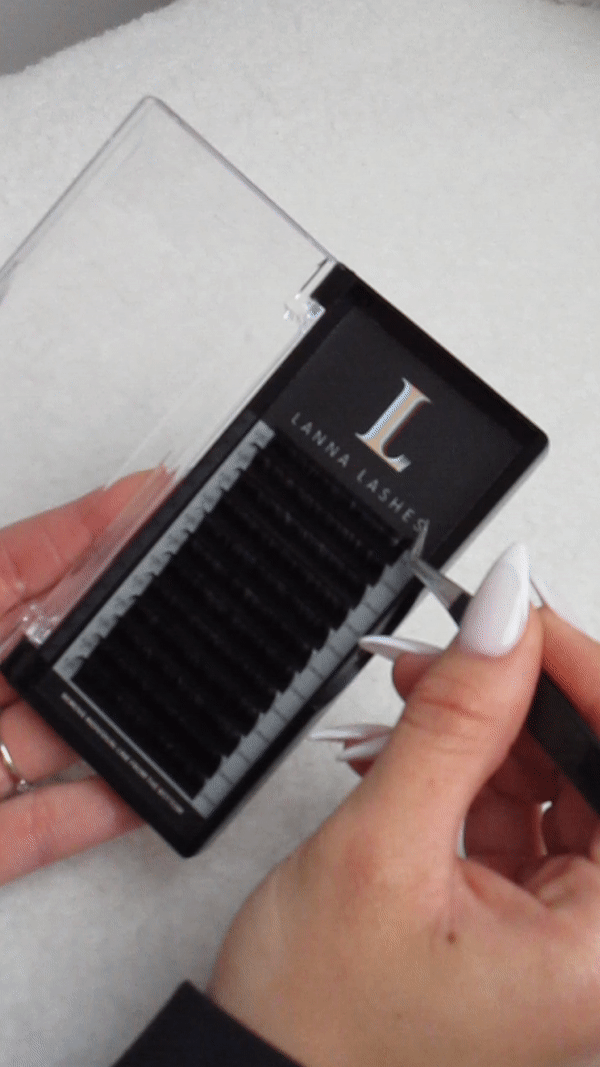 Lanna Lashes Home